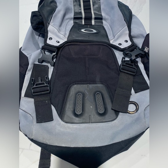 Oakley | Bags | Vintage Oakley Tactical Backpack Blacklight Grey Hiking ...